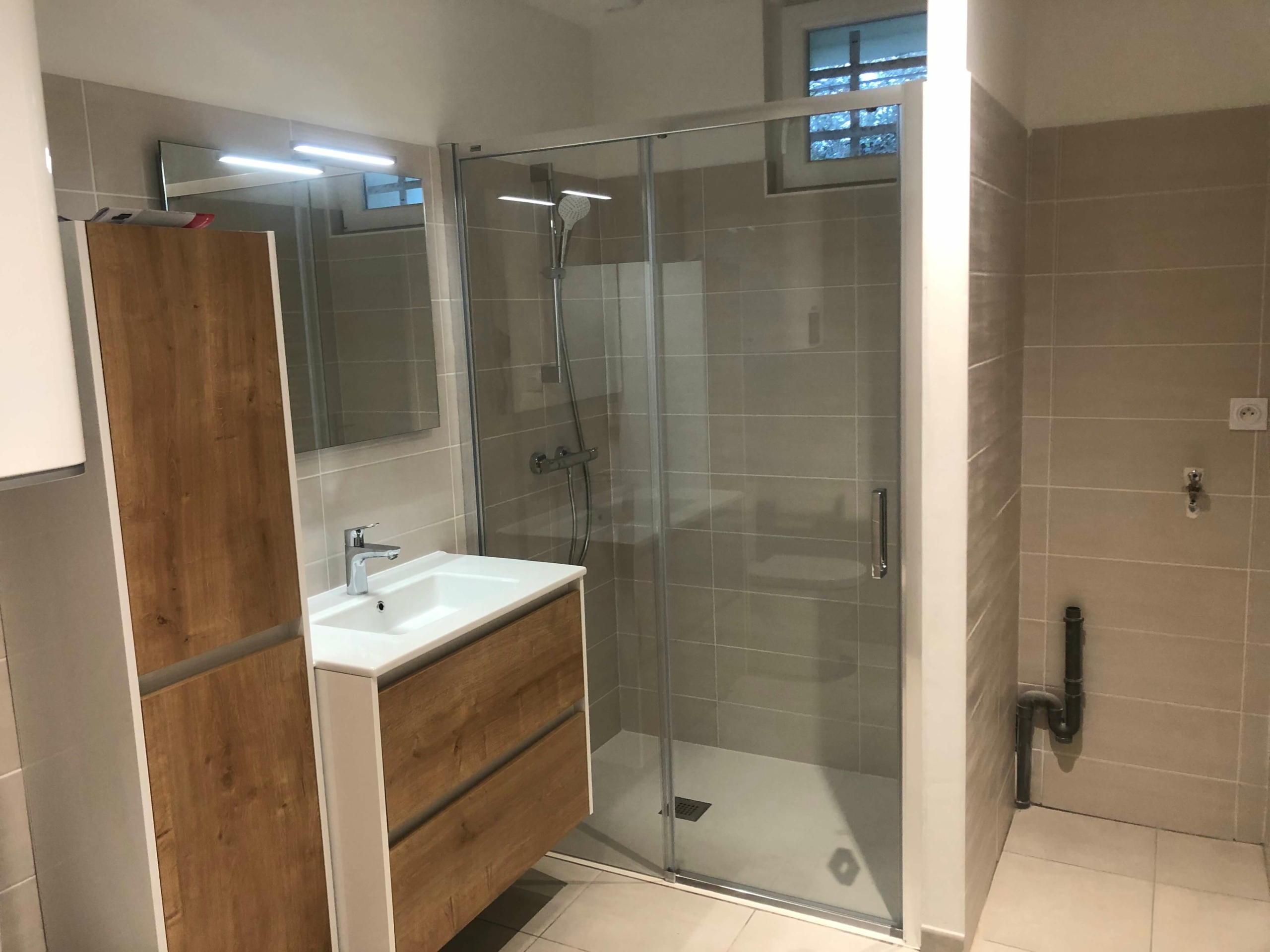 Salle de bains - rénovation et réagencement - Activ Renov